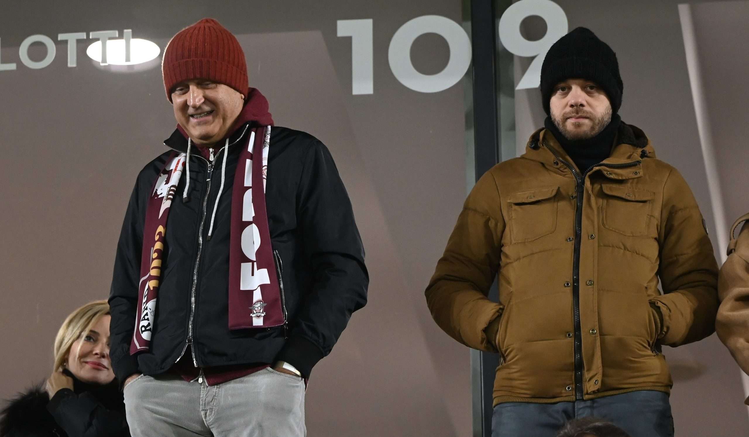 Victor Angelescu și Dan Șucu merg împreună cu galeria la Craiova: „Vrem ...