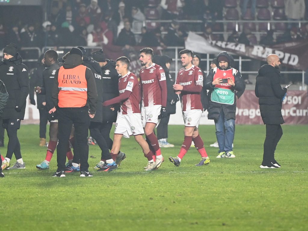 Victor Angelescu a anunțat primii 3 jucători care pleacă de la Rapid ...